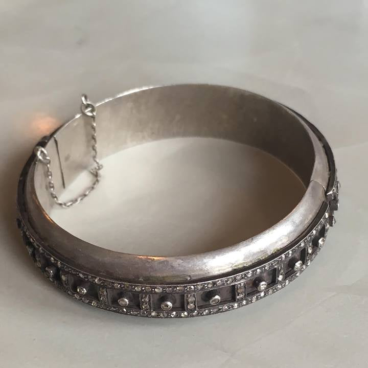 Diamond Checked Cuff – Himatsingka Collection